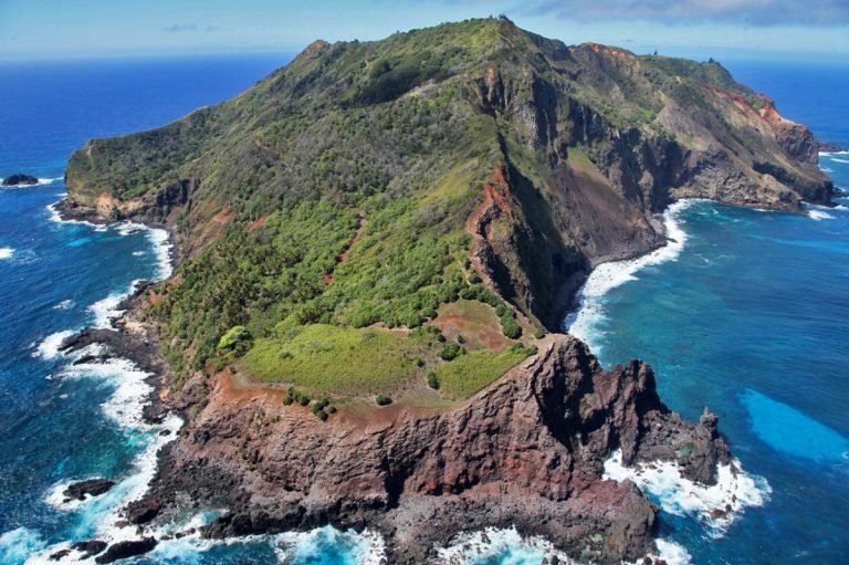 10 ilhas habitadas mais remotas do mundo - Mochileiros.com